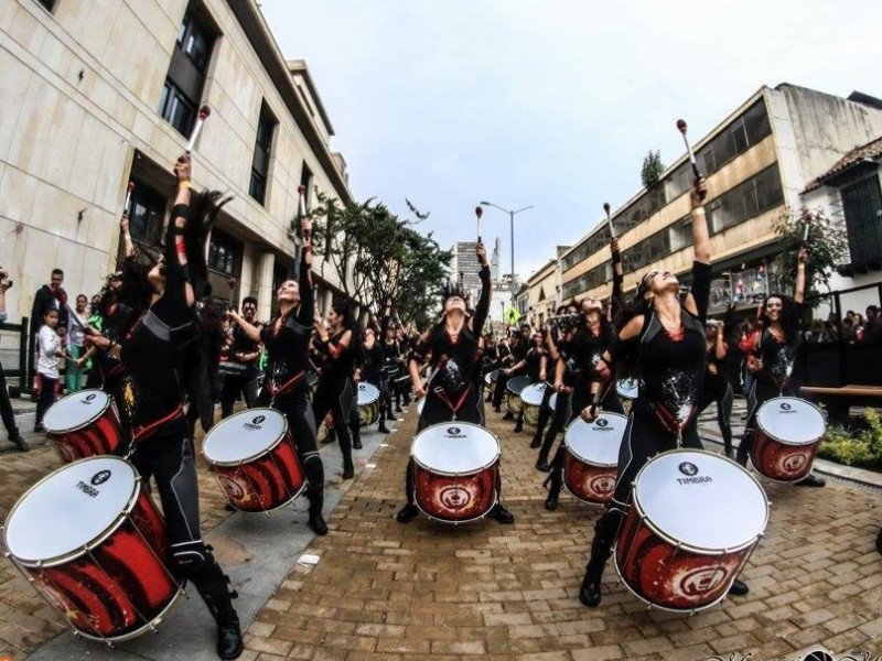 AAINJAA: LA BATUCADA MÁS PODEROSA DEL MUNDO.